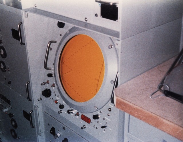 Slide Show Page 11 file 11-gpn-27-precision-approach-radar-repeater.jpg